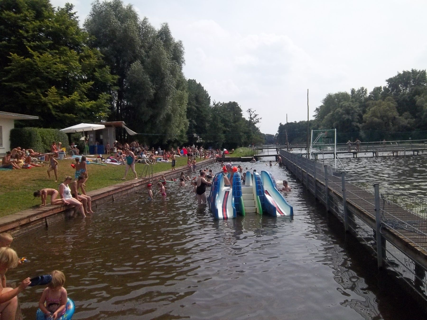 Seepferdchen für Flüchtlingskinder - LOHRO