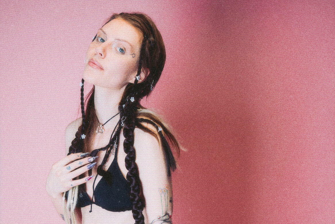 Gwen Dolyn - well educated brat - LOHRO